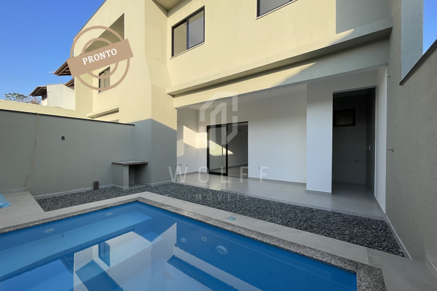 JD1212 - Sobrado Geminado com Piscina em Balneário Piçarras - Pronto ...